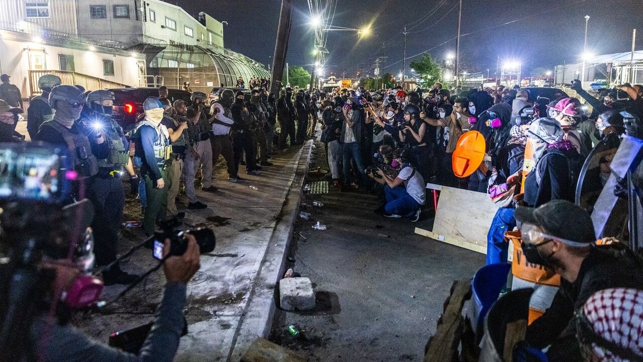 Governor blames 'outsiders' for Newark clashes after tear gassing ...